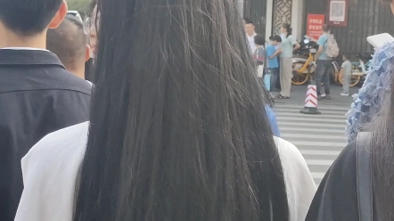 南京的红绿灯倒计时牌,你真大!