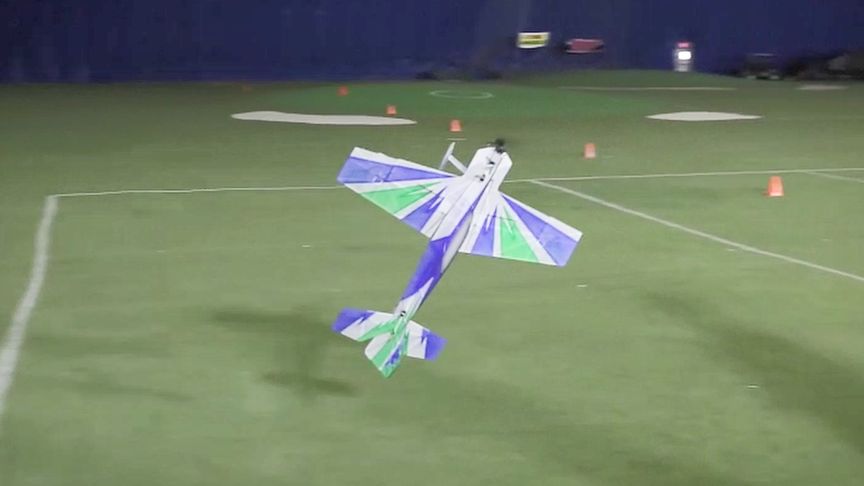 爱玩科技|神奇航模飞机,实现不可能的飞行轨迹,迷一样的存在