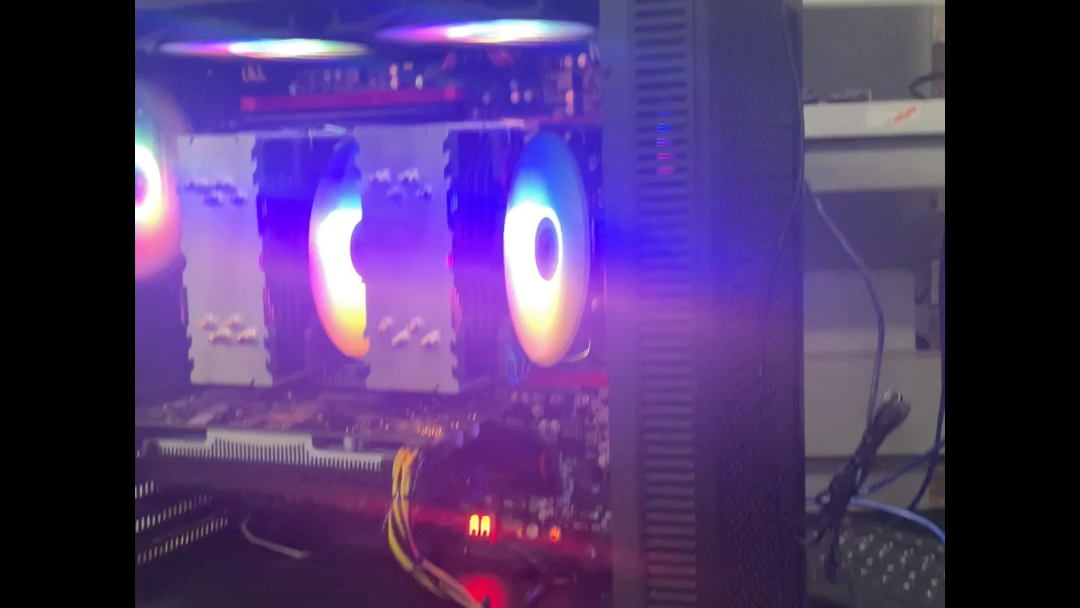 双路e5 2666v3主机。天使之战20开无压力。后期还可以升级e5 2678...