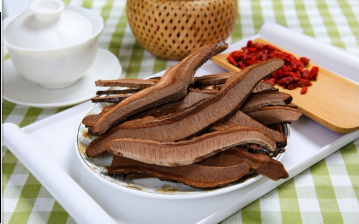 92岁老中医养生方:潮湿天喝这一碗灵芝茯苓茶,一身轻松