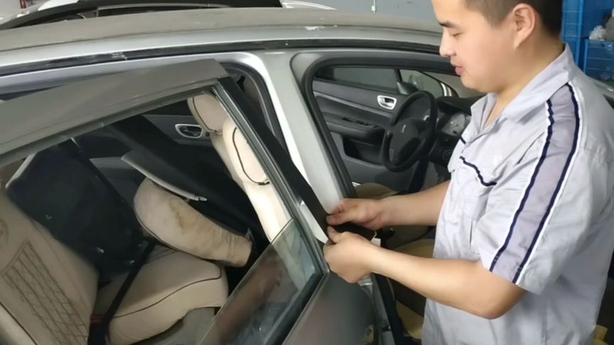 欧洲一战封神的法系车,标致307如何更换后门