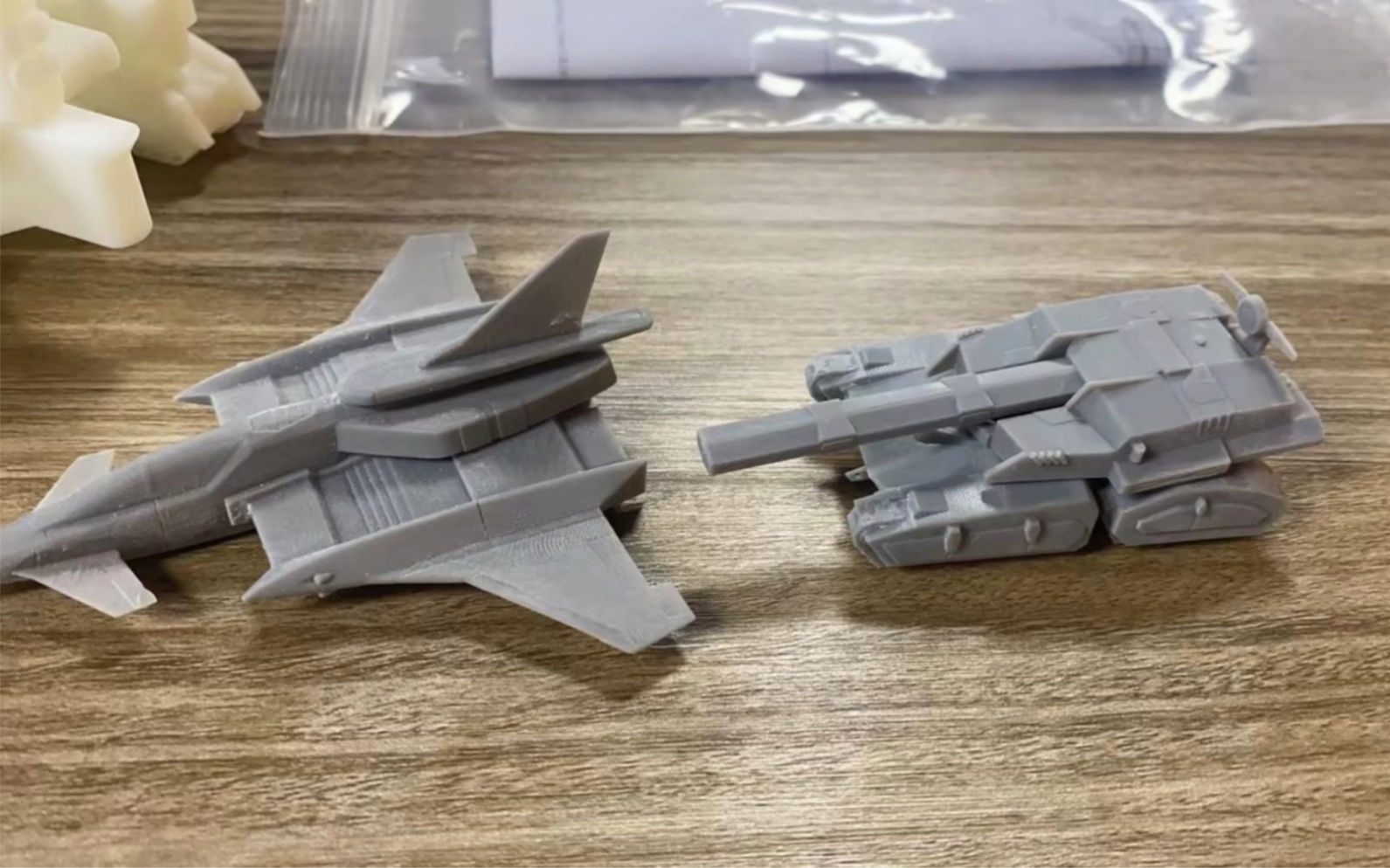 高达seed地球军量产战斗机和坦克