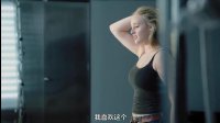 嫩模面对摄影师的性骚扰 居然这样子做