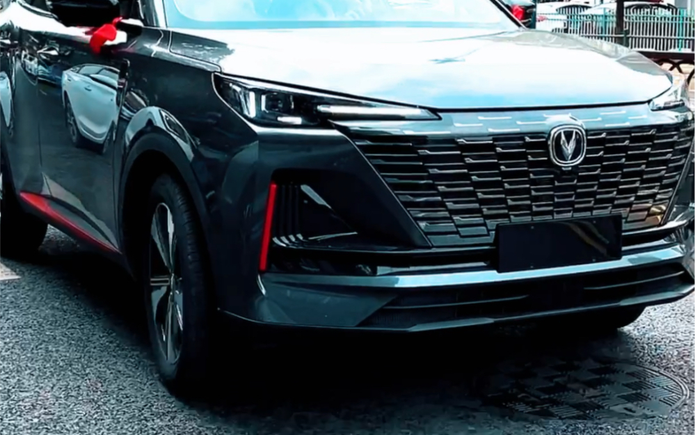 10W级高级家用5座SUV,1.5T手自一体,搭载7速湿式双离合变速箱,油耗...