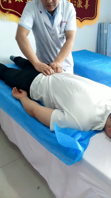 捏脊疗法其实也是中医推拿的其中一种,在推