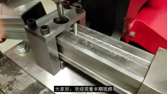 小哥用一根方管做出个工具,看不出哪里好,试用一下太厉害了