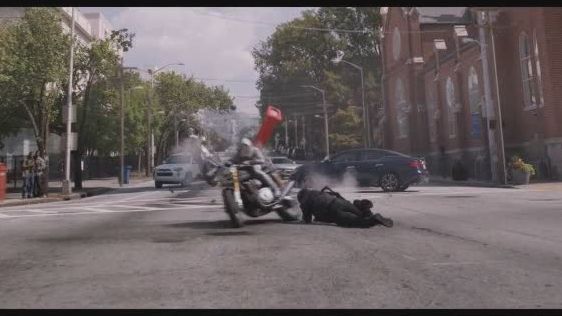 一栋大厦的实验室被控制随意变化大小,变身技能要羡慕死我…