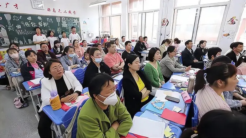 我只想问问家长们:你们喜欢参加学校家长会吗?