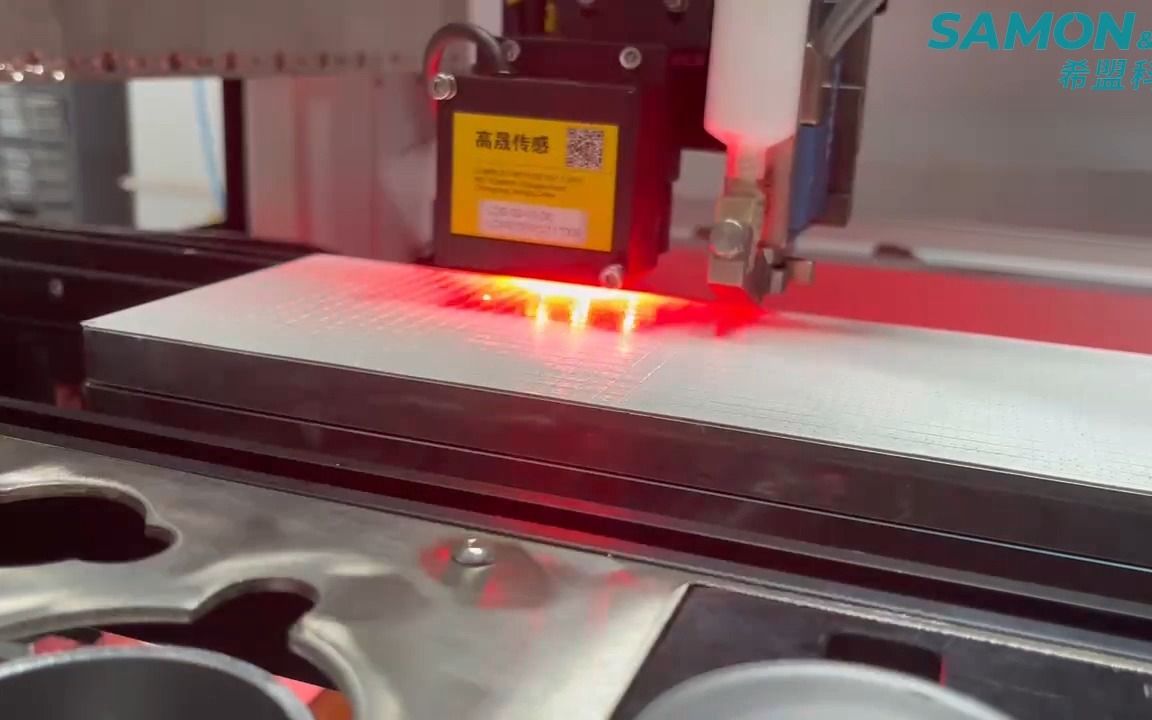 Mini LED背光点胶-围坝填充