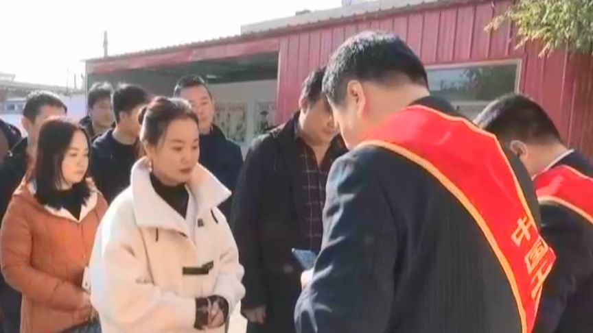 工行小分队到顺平县帮村民免费办理ETC,优惠政策深入每家每户