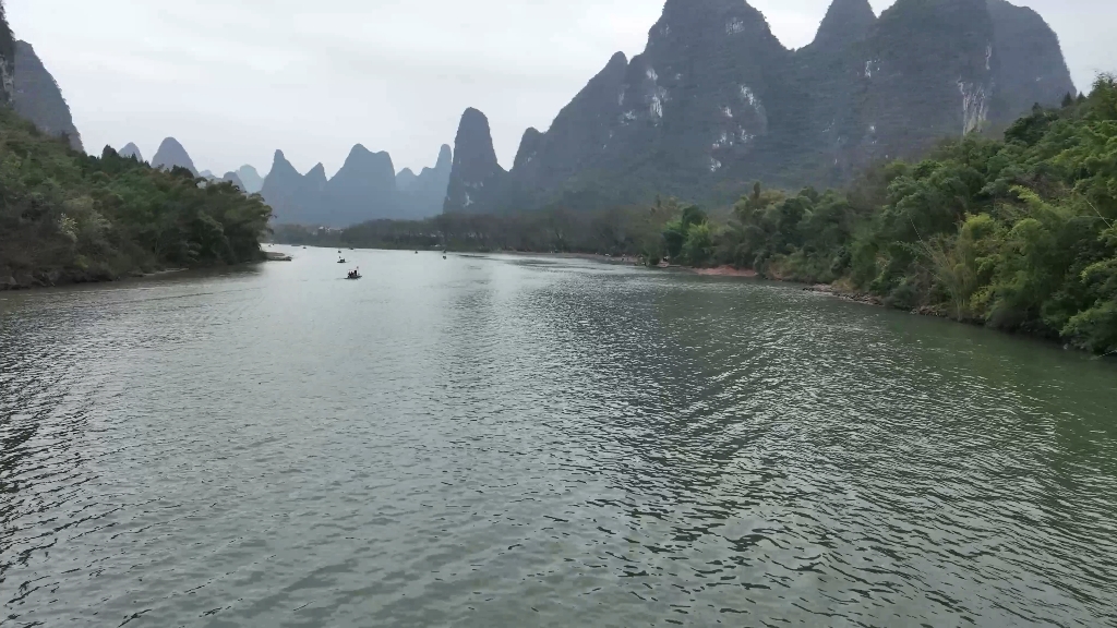 徒步桂林漓江,遇见最美喀斯特山水。