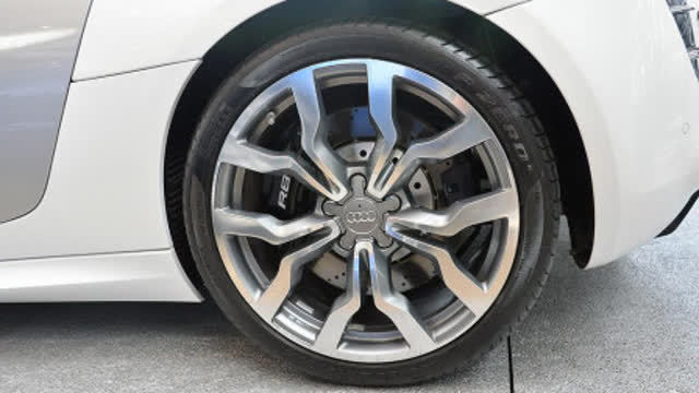 为什么轮毂的几根支柱,能承受得住汽车的重量?今天算长见识了