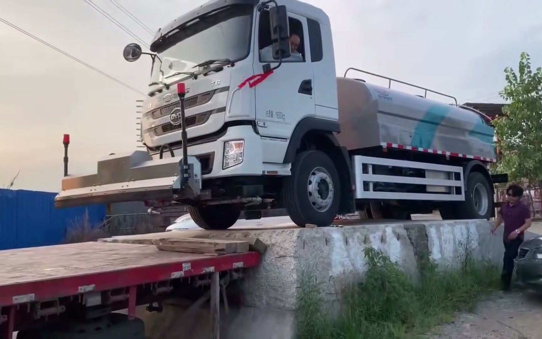 CL5181GQXBEV型纯电动清洗车 10方道路养护车
