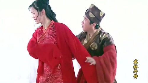 武林外传:小郭梦里再会情郎,情歌唱的好好的,被一首歌搅混了