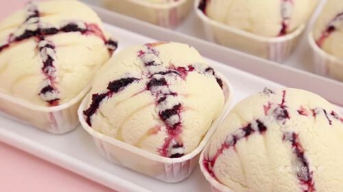 一口爆浆!杨梅果酱雪芙面包,外酥内软好吃到停不下来
