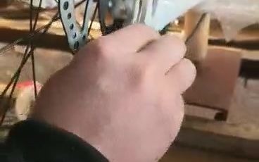 飞轮牙盘不在一个平面调节视频