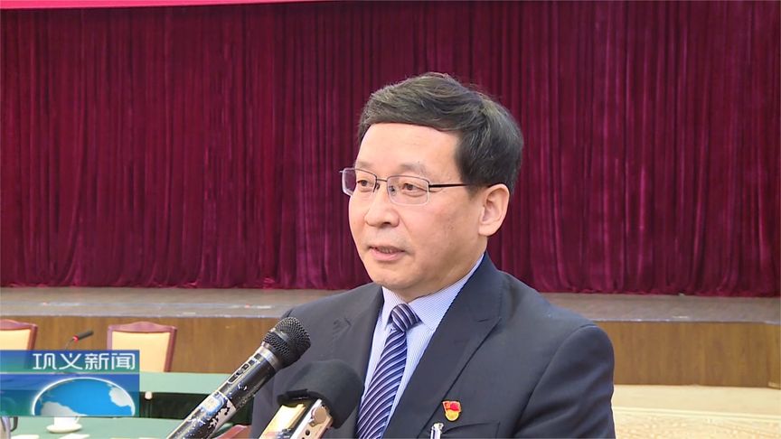 参加郑州市十五届人大四次会议的巩义市代表积极建言献策
