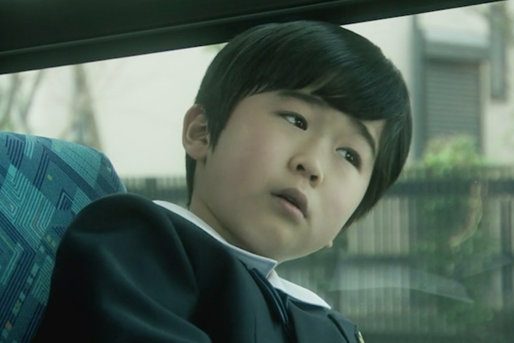 男孩意外找到跟自己一模一样的人,人性片