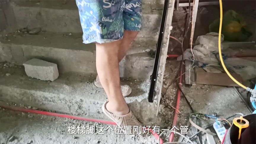 玻璃扶手预埋槽安装,转弯细节是关键,预埋线管必须留意