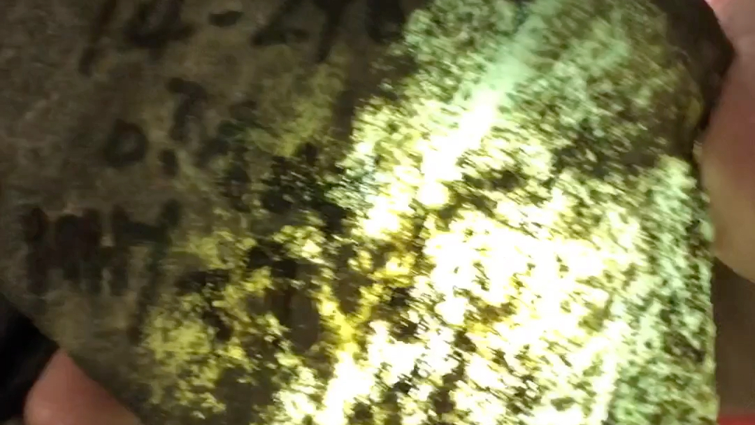 老铁们见过玻璃种翡翠吗?