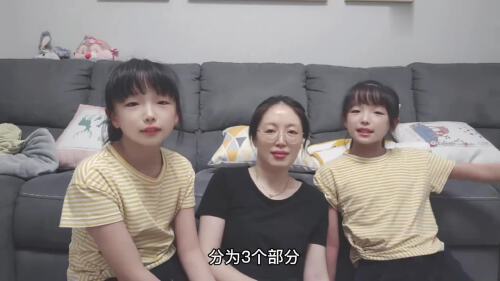 双胞胎和妈妈书法大PK,硬笔软笔英文三种方式,最后谁能脱颖而出