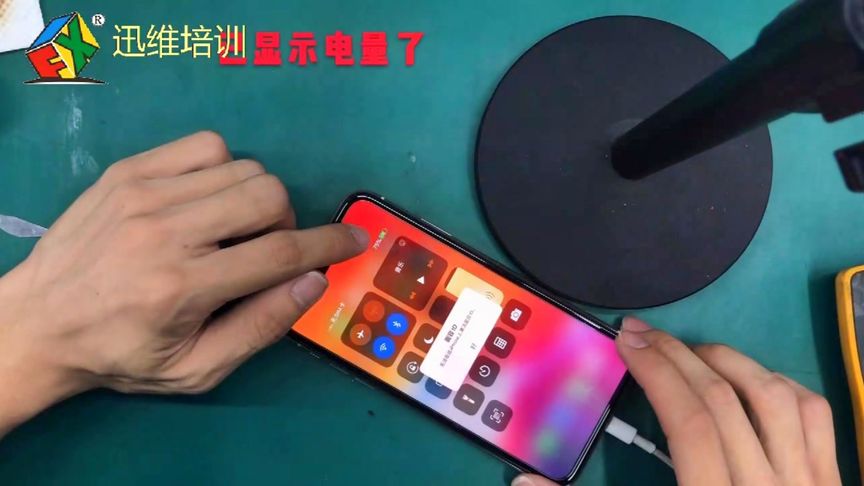 苹果11手机充不进电,插数据线显示0%,这种主板上的故障其实很简单