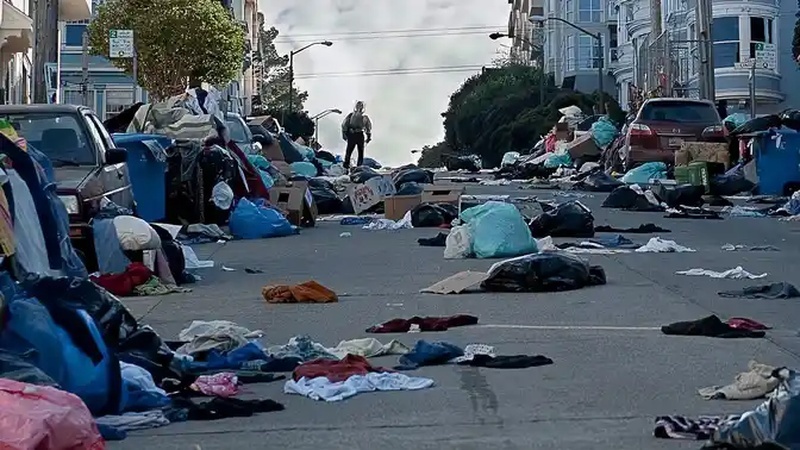 新型病毒席卷全球,四名感染者中就一人死亡,灾难电影《传染病》