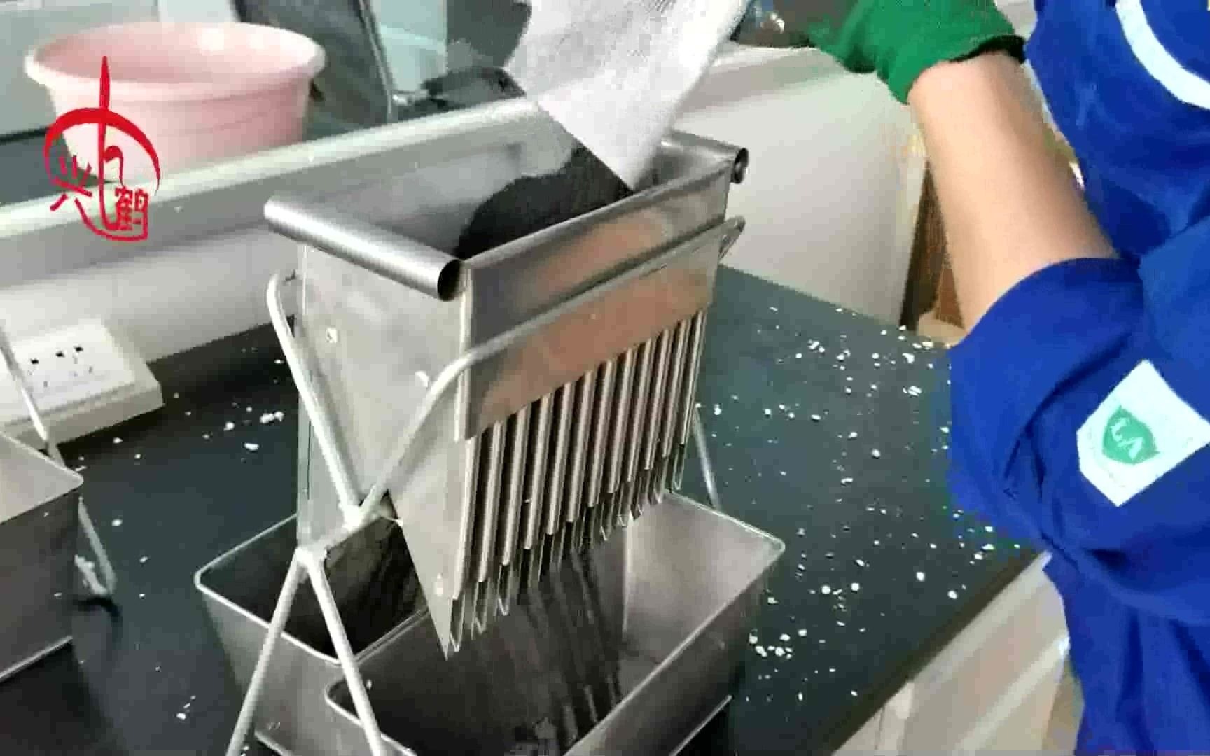 煤炭化验设备:煤的缩分方法,二分器的使用