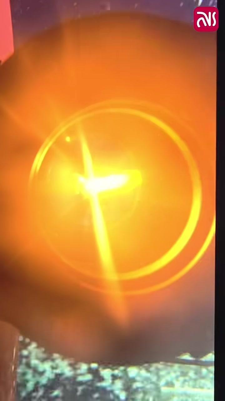 【如何实现"深海取火"?揭秘超酷的火种采集方式】在1522米的深海...