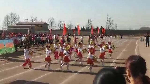 啦啦操表演——运动会开幕式