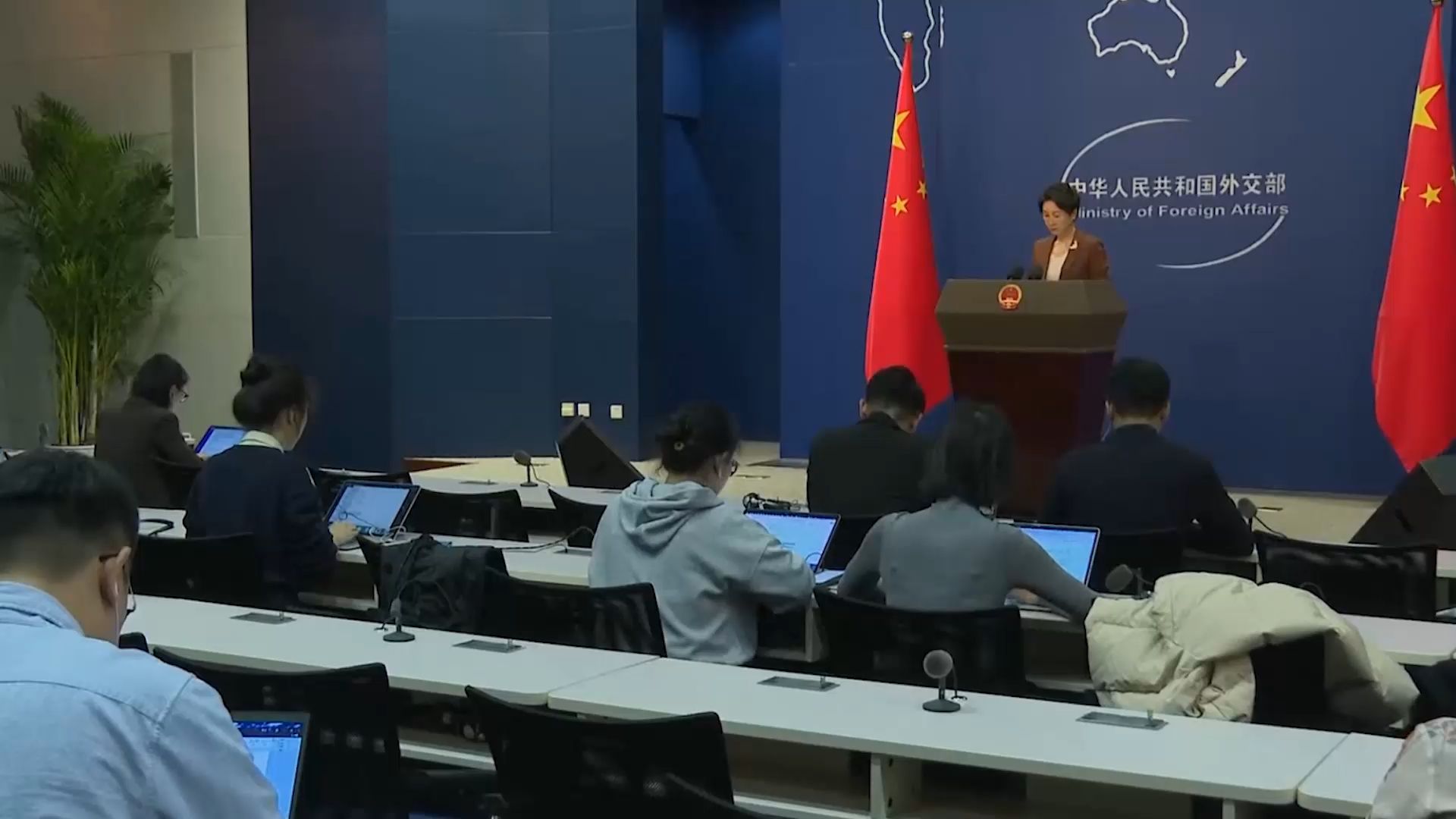 特朗普称希望在上任后100天内访华,外交部回应