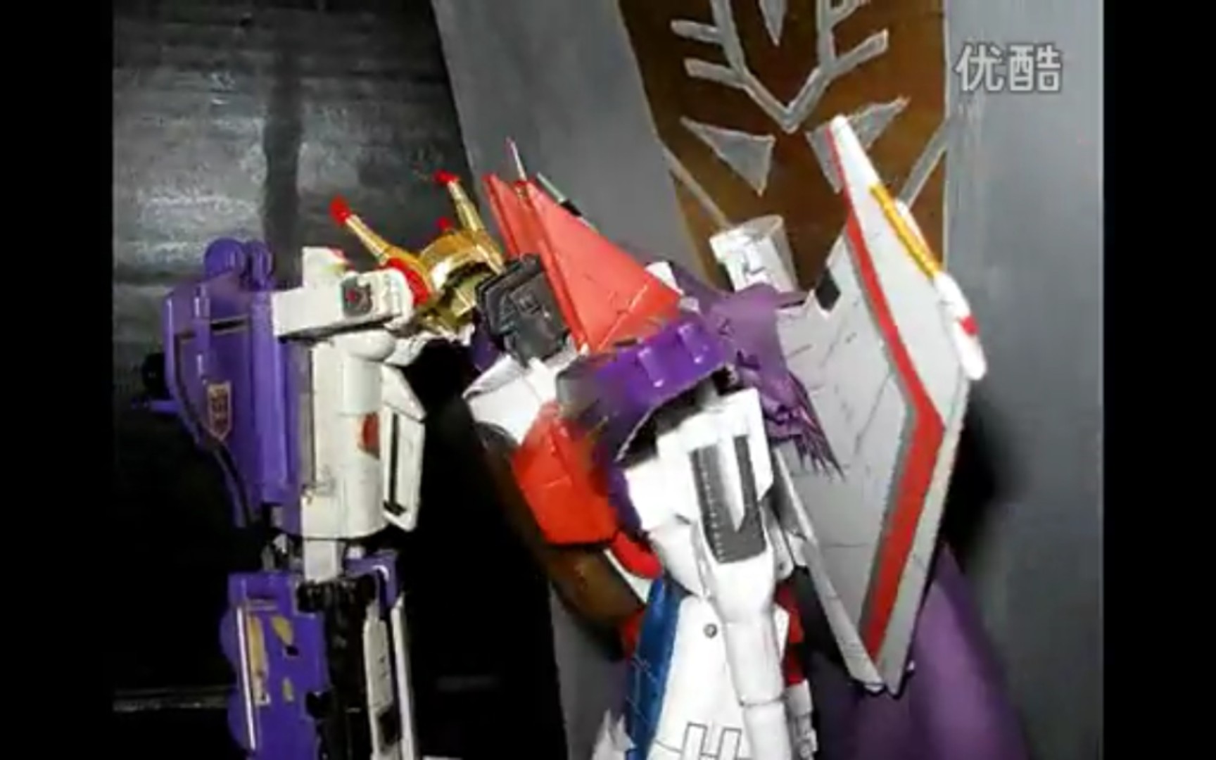 变形金刚大电影经典桥段 惊破天秒了正在加冕的红蜘蛛 定格动画