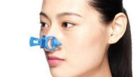 捏鼻子真的可以增高鼻梁吗?快住手!难怪鼻子越来越难看了!
