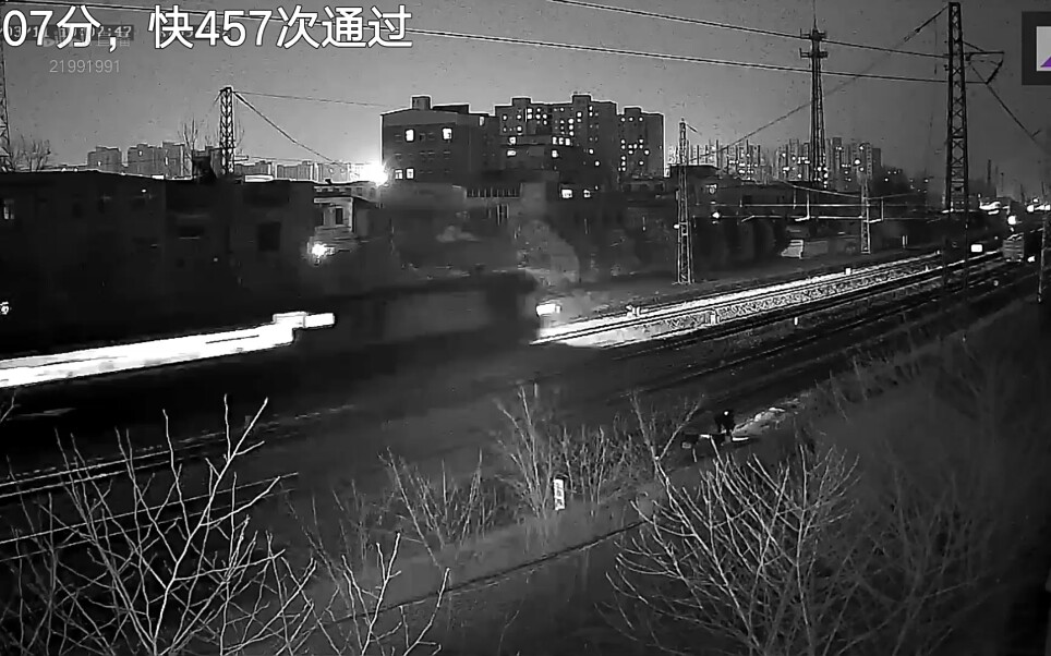 站内会车:货车会K457次列车
