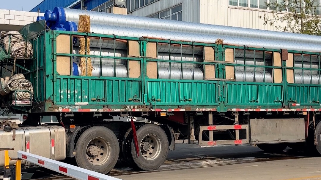 热力管道施工新方案!架空保温管突破地形限制,零开挖避开地下管线,...