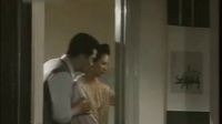 美女呕吐,吓坏帅哥,以为美女得病了