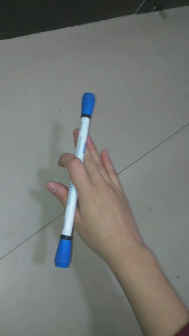 今天来告诉大家我是怎么转笔的!