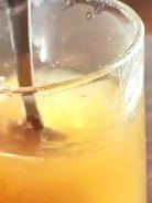 老人给8个月宝宝喂蜂蜜水致中毒