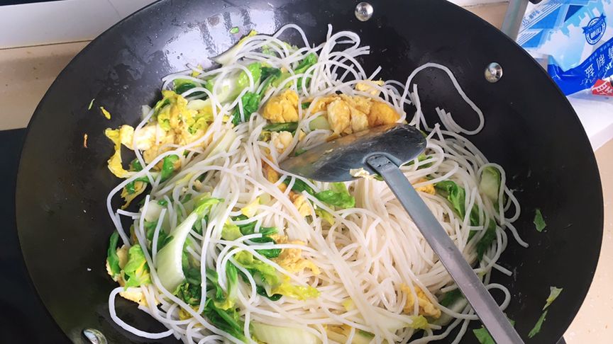 家常炒米面,做法简单,百吃不厌。