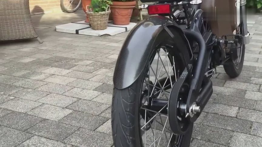 皮带传动的高性能电动摩托