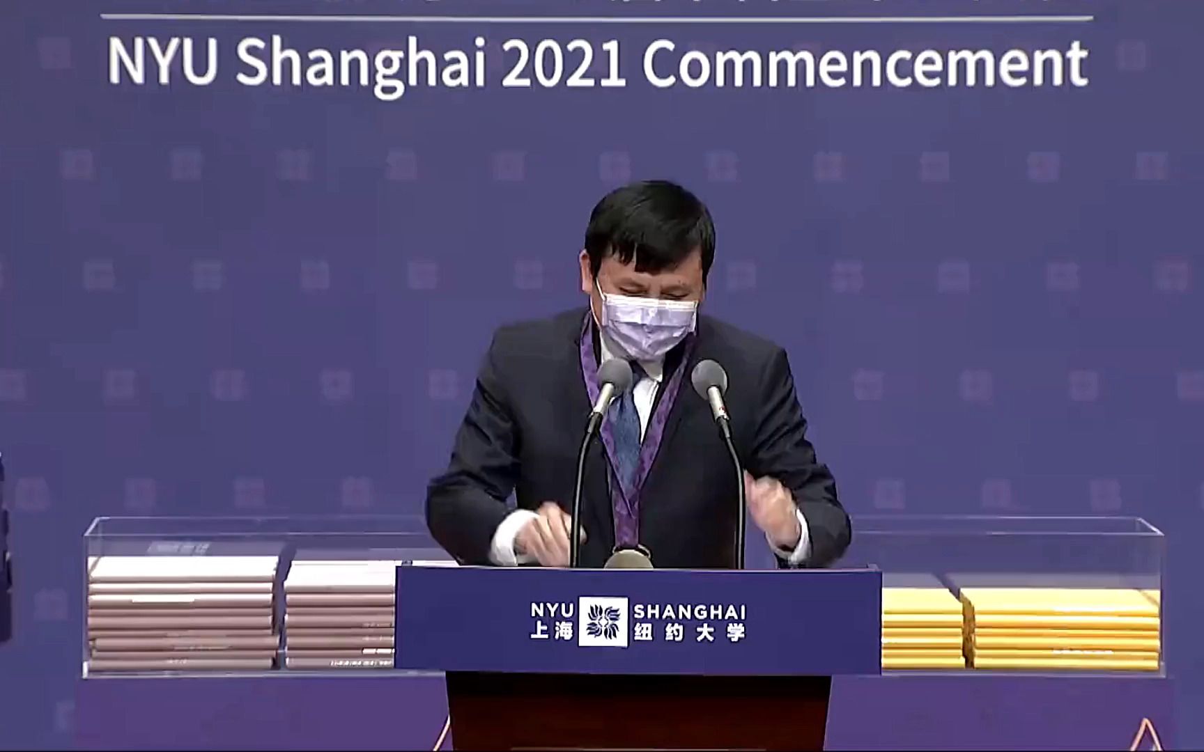 上海纽约大学毕业典礼上的全英文演讲-复旦大学-张文宏