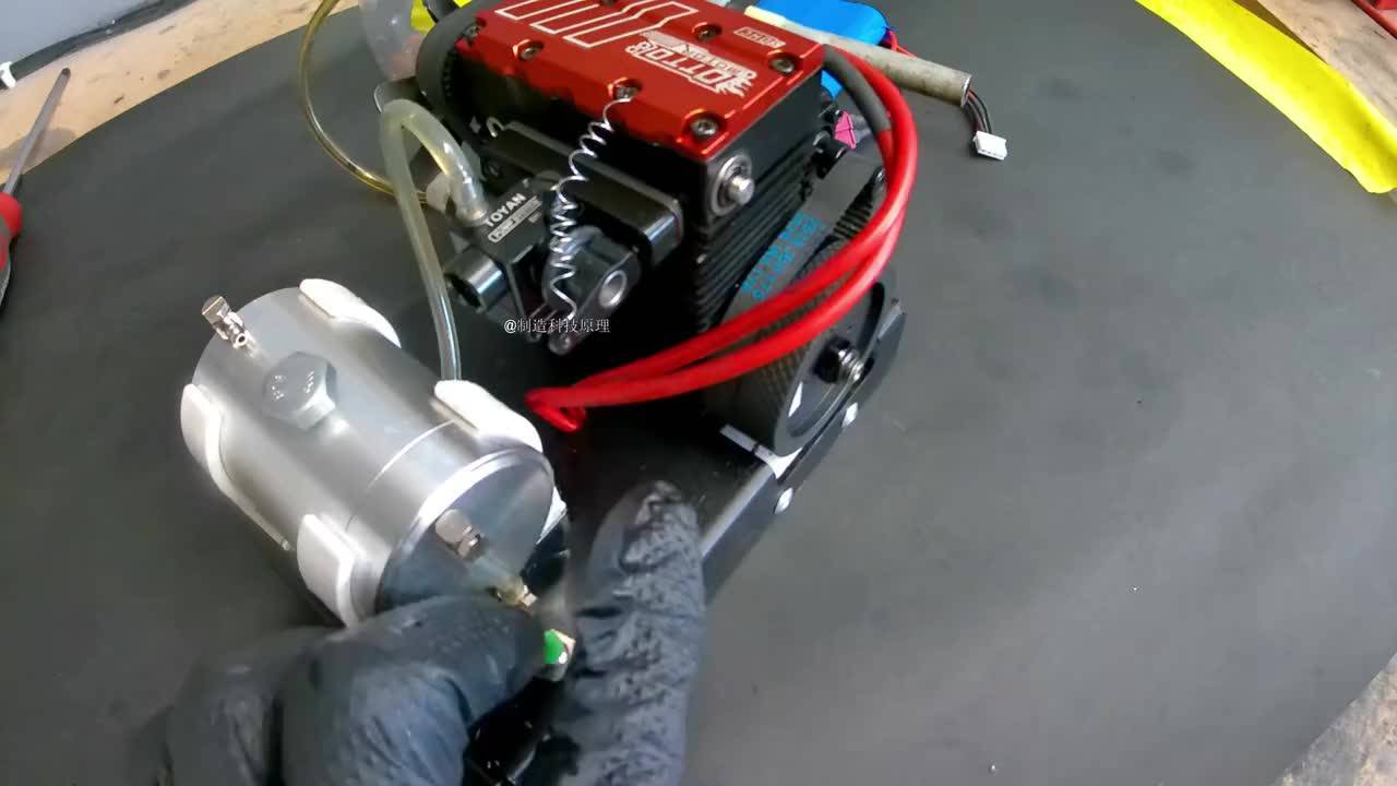 组装迷你发动机模型 #diy #解压视频