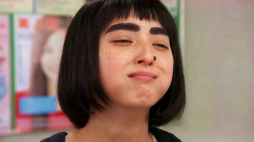 长得好看会被征收美人税?越美扣税越高,美女们纷纷扮丑了起来