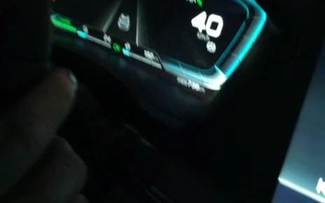 比亚迪宋PLUS DMI 两驱顶配新车出现这个情况(提车不足两周),谁知道...