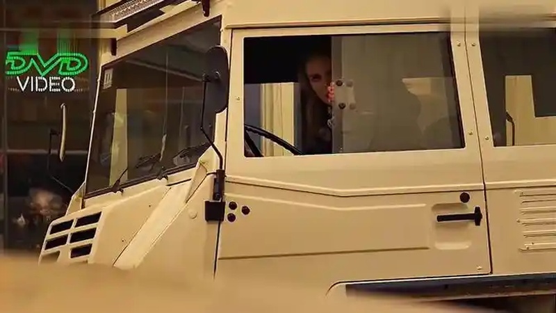 博士:你有电脑吗索尔:有什么用