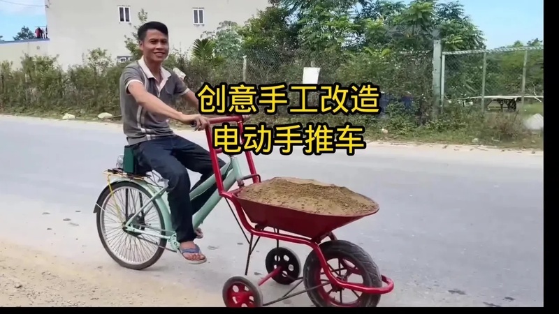 小伙用自行车和手推车结合创意改造电动手推车,真是太有才啦