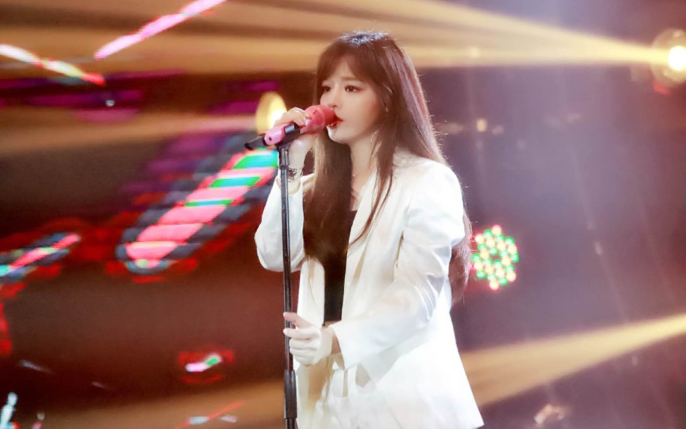 黄霄雲《你的答案》现场版,直播视频+现场饭拍音频重制。未修音。