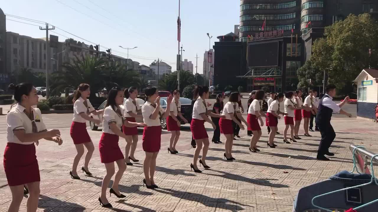 晨会舞蹈嗨起来ߌ�ߌ�ߌ