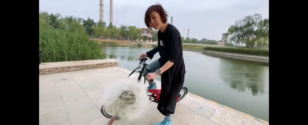 捷安特电动助力黑科技 折叠助力自行车