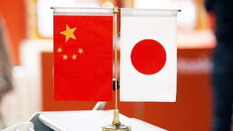 中日关系呈现改善发展的良好势头,要携手维护世界和平稳定与繁荣